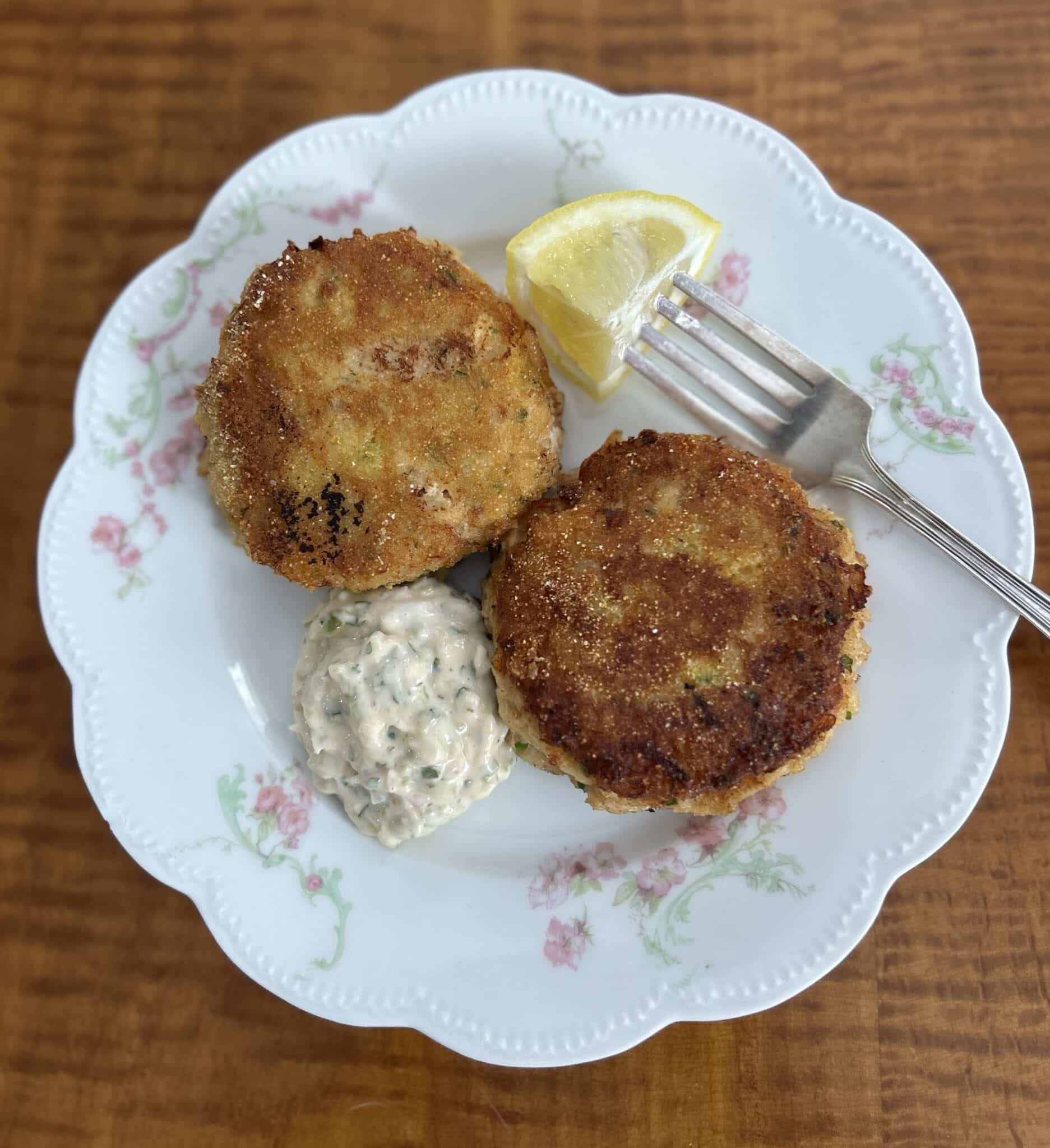 Dio Maine Cooks: 'Crab Cakes with Tarragon Tartar Sauce' - Episcopal Maine